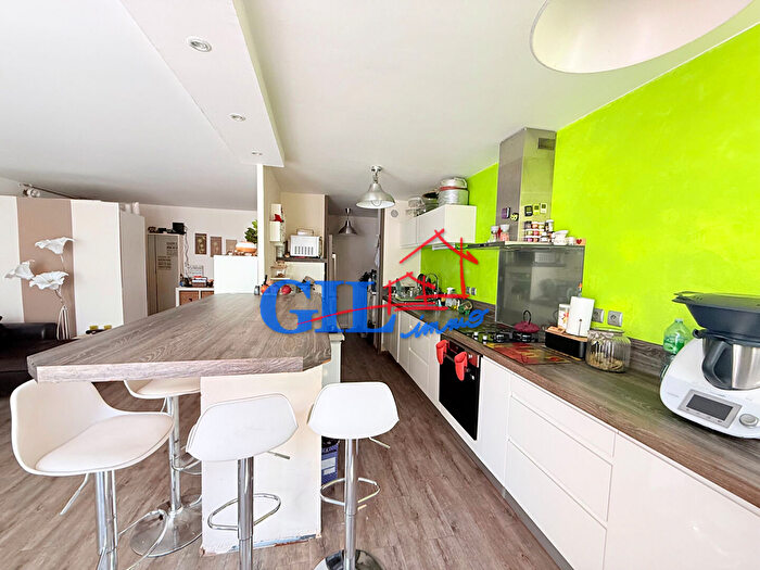 Nandy : Appartement 4 pièces à vendre