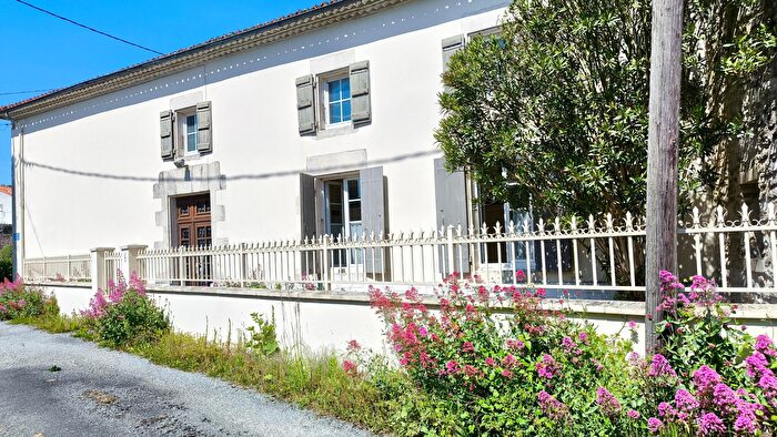 Maison 5 pièces à vendre à Lozay