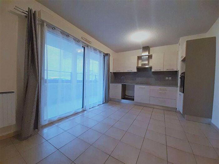 Appartement à louer - Sud, Pézenas - 3 pièces - 2 chambres