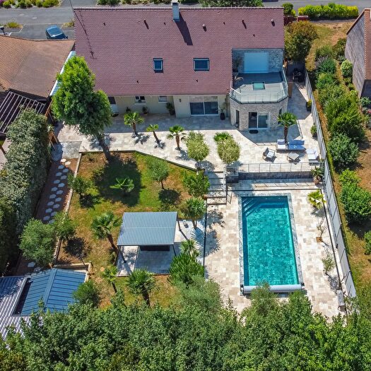 Maison à vendre - Saint-Saturnin - 8 pièces - 5 chambres