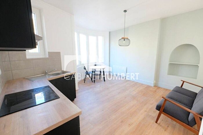 Appartement à louer - Hyper Centre-Vieille Ville, Saint-Étienne - 2 pièces - 1 chambre