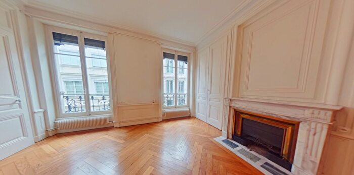 Lyon 2ème, Cordeliers Bellecour : Appartement 3 pièces à louer