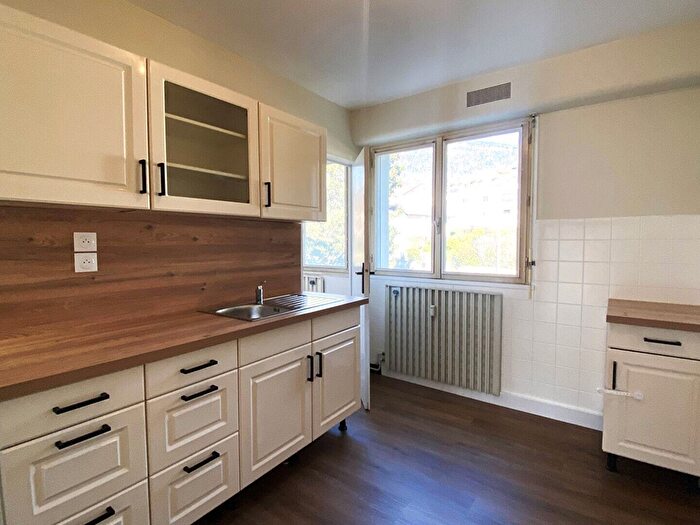 Appartement à louer - Arc Vouvray-Gare-Chatillon, Valserhône - 4 pièces - 2 chambres