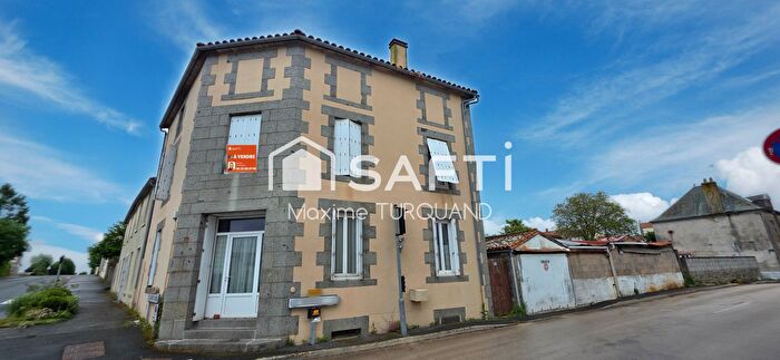 La Forêt-sur-Sèvre : Maison 5 pièces à vendre