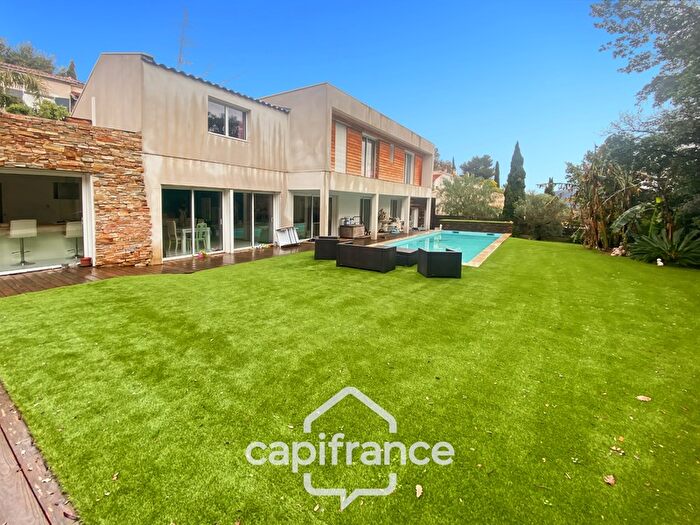 Maison à vendre - Carqueiranne - 8 pièces - 6 chambres