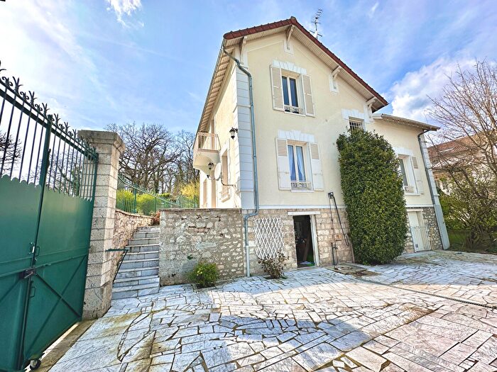 Centre Sud, Saint-Pierre-lès-Nemours - Maison 7 pièces à vendre