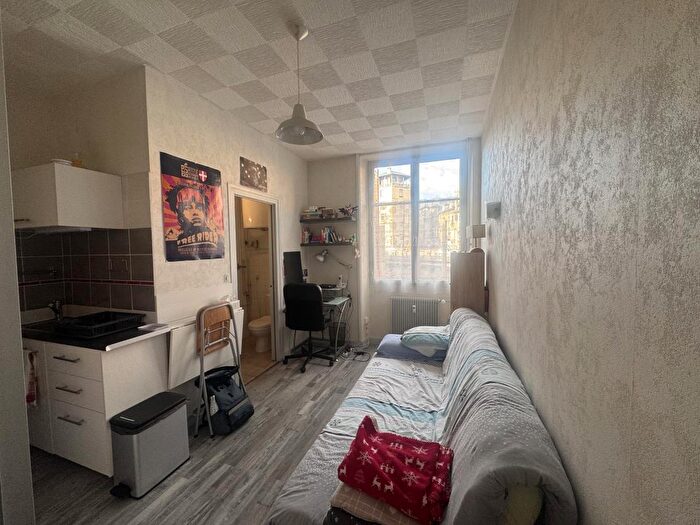 Appartement à louer - Chambéry, Centre-ville - 1 pièce