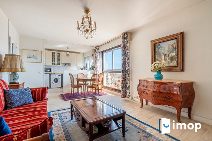 Paris 19ème, Buttes Chaumont, Laumière, Manin : Appartement 2 pièces à vendre