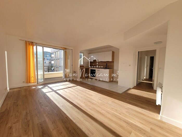 Appartement à louer - Varenne-Centre-Rive Charmante, Noisy-le-Grand - 3 pièces - 2 chambres