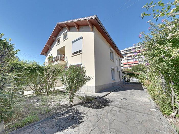 Maison 4 pièces à Échirolles, Bayard, La Luire, Vicose, Comboire, à vendre