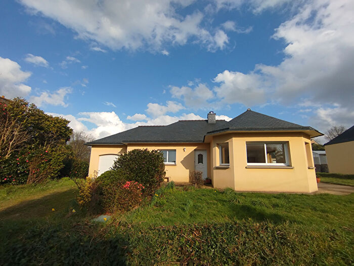 Maison à vendre - Landivisiau - 5 pièces - 3 chambres