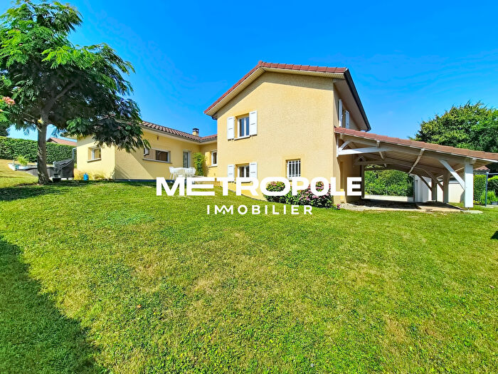 Maison 5 pièces à Saint-Georges-d'Espéranche, à vendre
