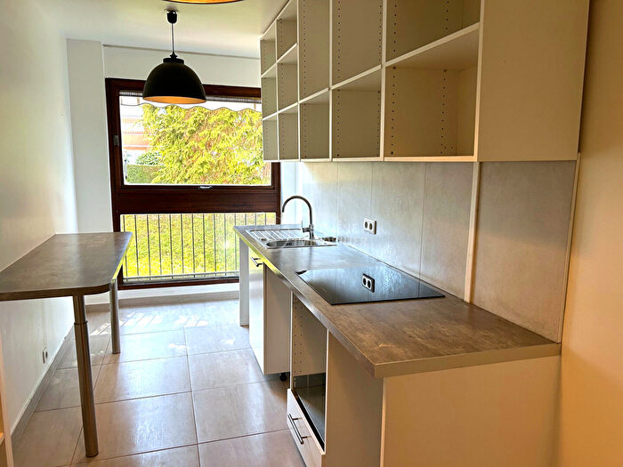 Appartement à louer - Le Chesnay, Pré-Vert - 5 pièces - 4 chambres