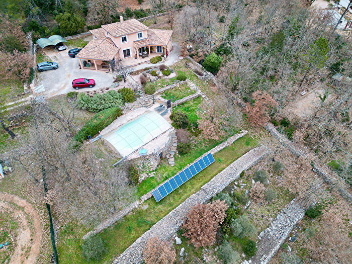 Maison à vendre - Saint-Maximin-la-Sainte-Baume, Vérane - 5 pièces - 4 chambres