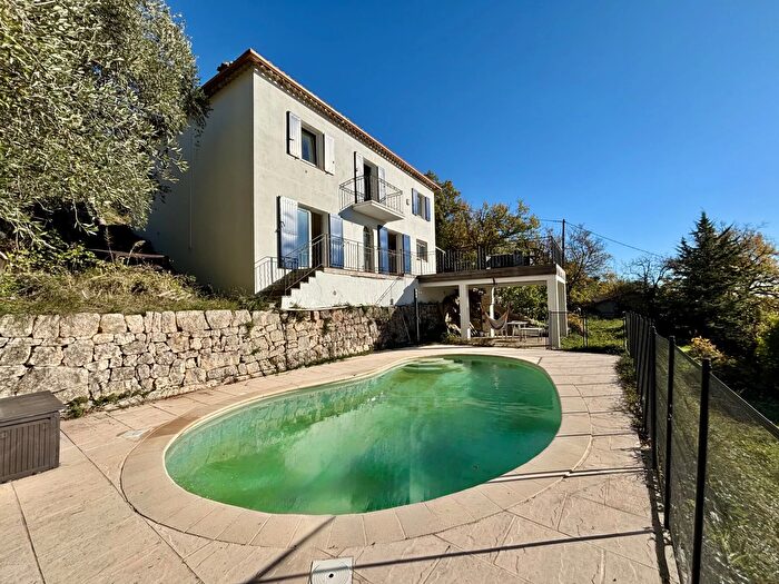Maison à vendre - Châteauneuf-Grasse - 4 pièces - 3 chambres