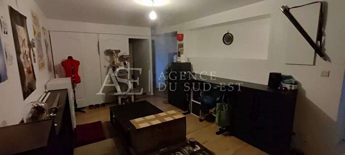 Centre Ville, Aix-en-Provence : Appartement 2 pièces à louer