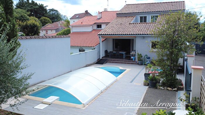 Maison 5 pièces à Villeneuve-sur-Lot, Sainte-Catherine, à vendre