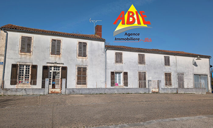 Maison à vendre - Damvix - 11 pièces - 7 chambres