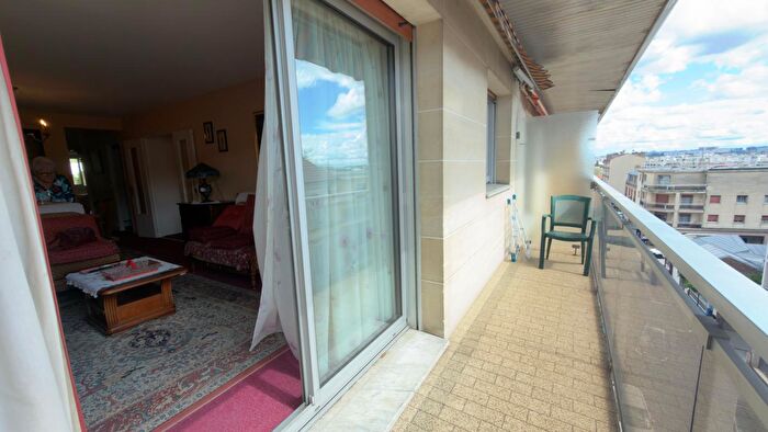 Neuilly-Plaisance, Bel Air, Clémenceau, Carnot : Appartement 3 pièces à vendre