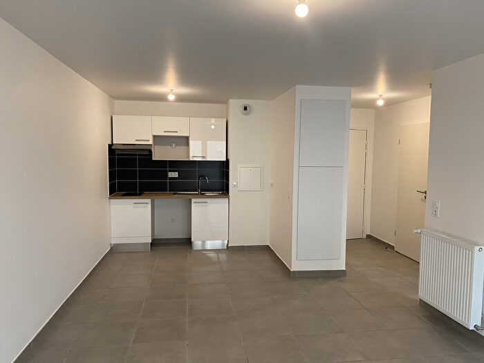 Appartement à louer - Le Plessis-Trévise, Centre-ville, Orly Parc - 2 pièces - 1 chambre