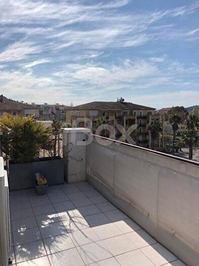 Appartement à louer - Beauvallon-Maurels, Hyères - 3 pièces - 2 chambres