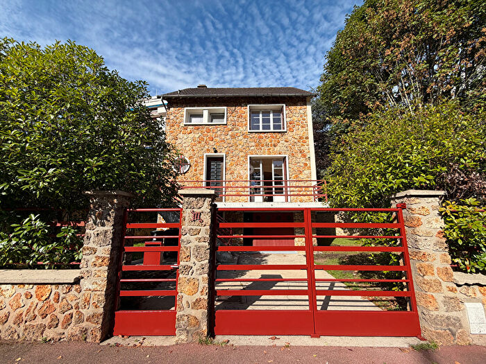 Maison 4 pièces à Vélizy-Villacoublay, Le Village, à louer