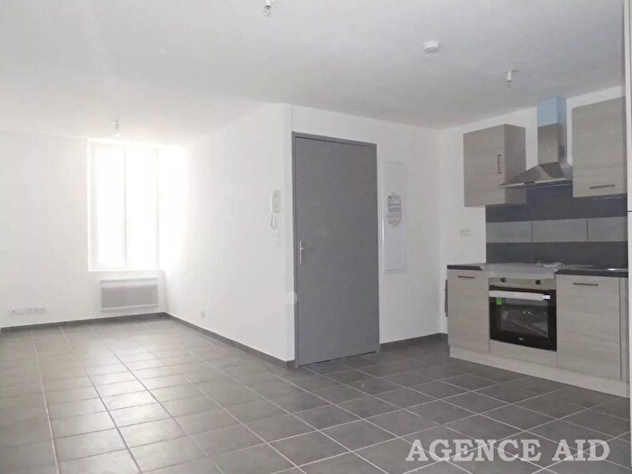 Appartement à louer - Cuges-les-Pins - 2 pièces - 1 chambre