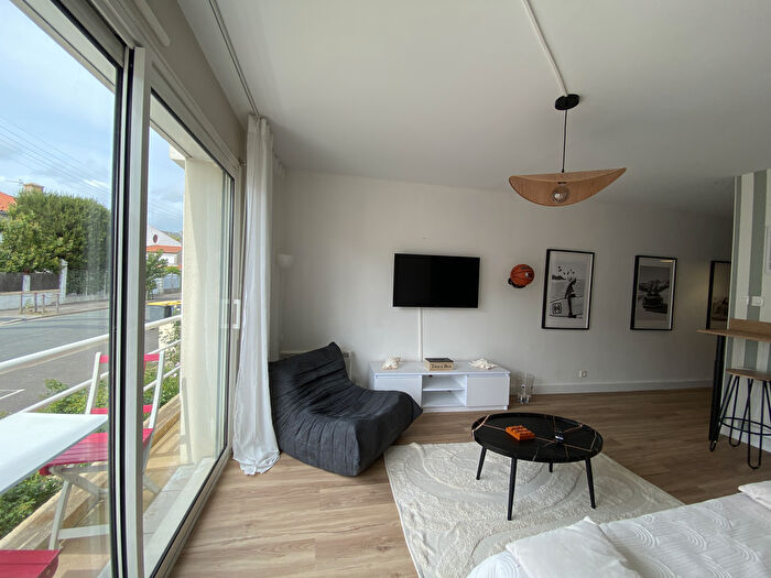 Appartement 1 pièce à Les Sables-dOlonne, Les Roses, Route du Château dOlonne, à vendre