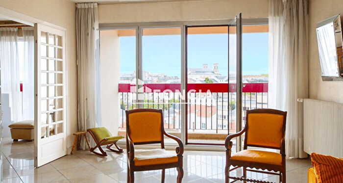 Appartement à vendre - La Roche-sur-Yon, Pyramides, Jean-Yole - 6 pièces - 4 chambres