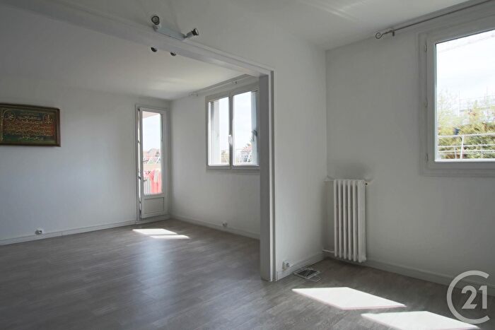 Appartement 4 pièces à Trappes, Centre-ville, Jaurès, Gare, à louer