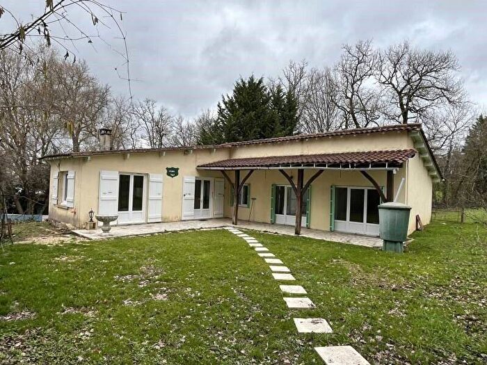 Maison à louer - Montagrier - 4 pièces - 3 chambres