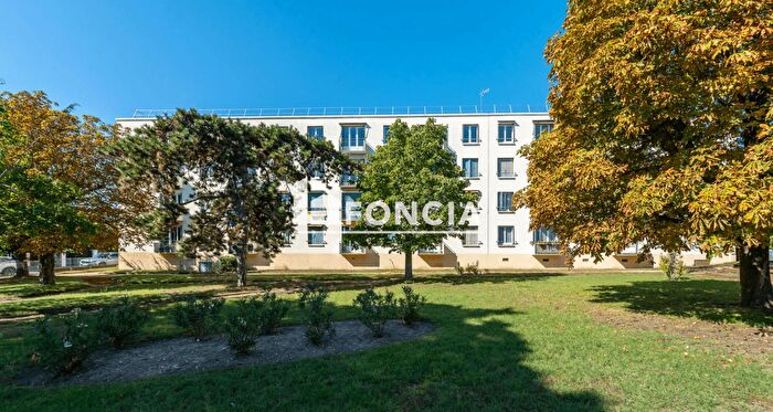 Appartement à vendre - Chatou, Ouest - 2 pièces - 2 chambres