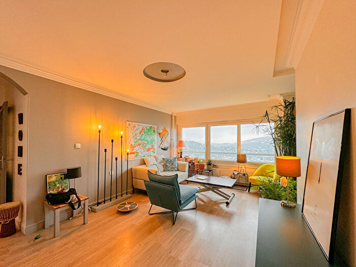 Appartement à louer - Chambéry, Les Hauts de Chambery - 4 pièces - 3 chambres