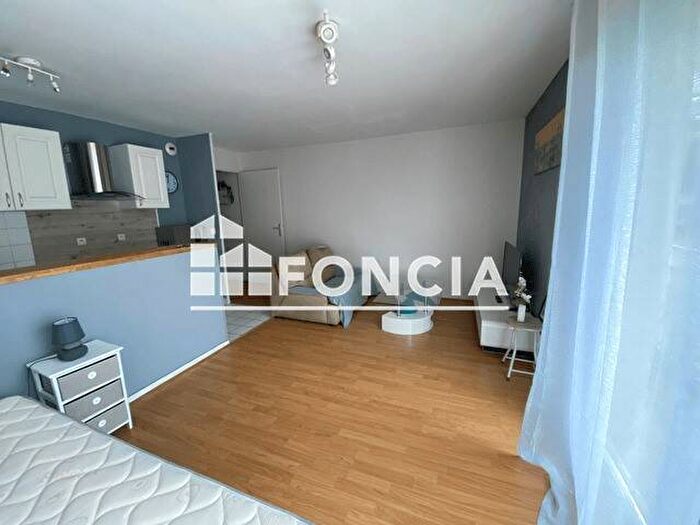 Appartement à louer - Parc des Sports, Savigny-le-Temple - 1 pièce