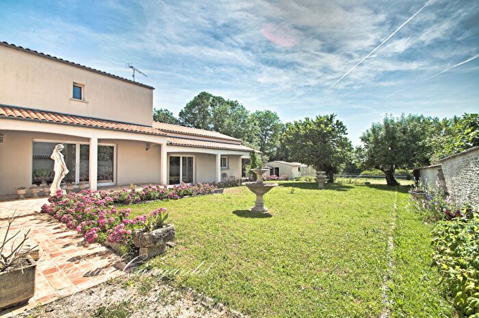 Maison 7 pièces à Yves, à vendre