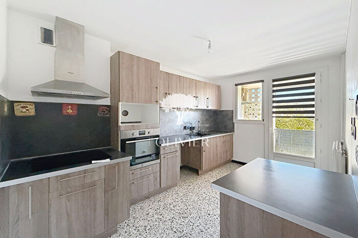 Apt : Appartement à louer