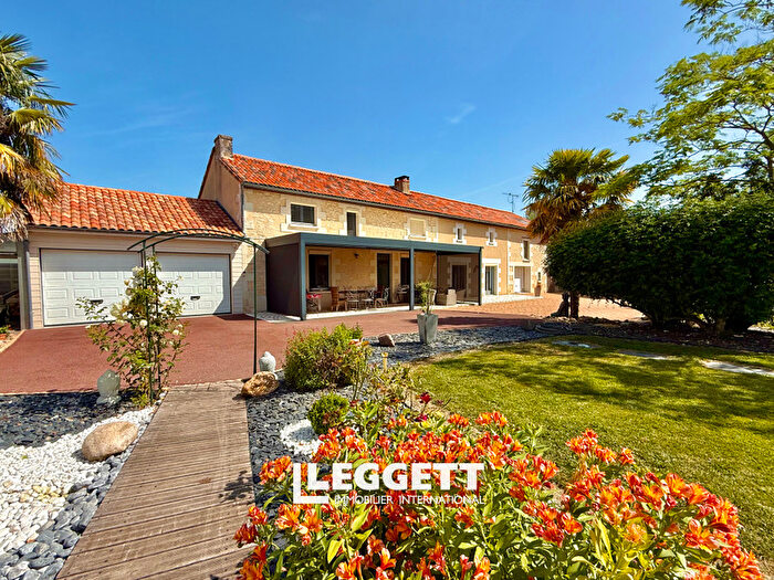 Mirebeau : Maison 8 pièces à vendre