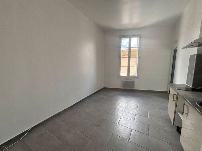 Appartement 1 pièce à Route de Nîmes, Lunel, à louer