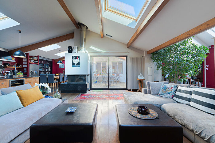 Appartement à vendre - Caluire-et-Cuire, Vassieux, Crépieux - 6 pièces - 4 chambres