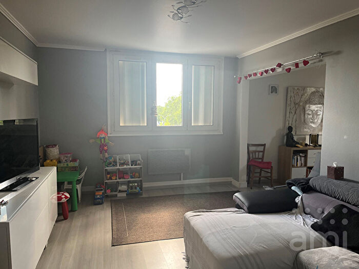Châtellerault, Ozon : Appartement 4 pièces à vendre