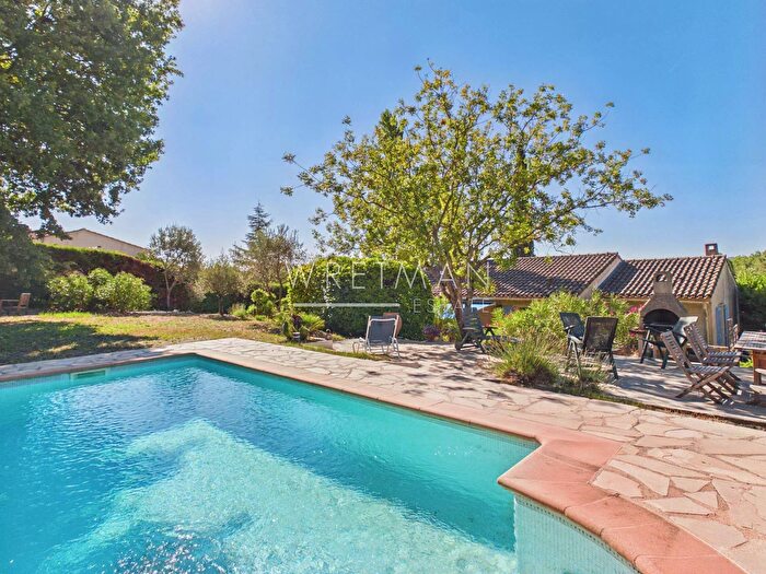 Maison 4 pièces à Tourrettes, à vendre