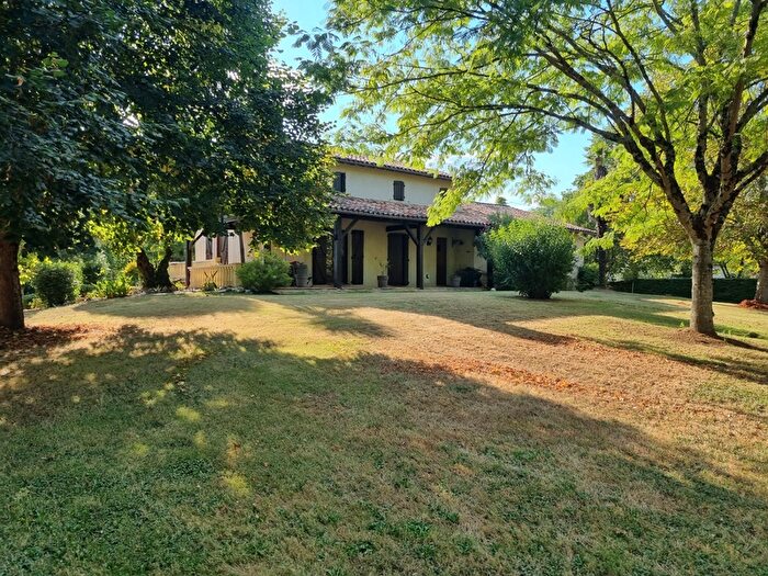 Maison à vendre - Sainte-Livrade-sur-Lot - 7 pièces - 3 chambres