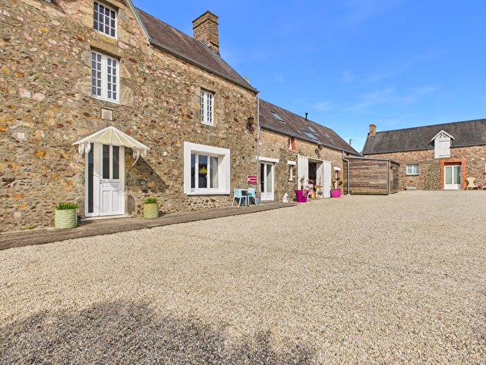 Maison à vendre - Muneville-le-Bingard - 9 pièces - 6 chambres