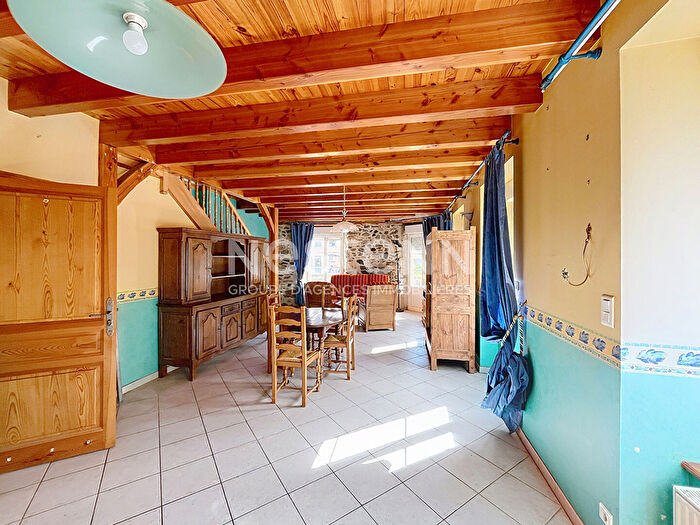 Maison à vendre - Yssingeaux - 4 pièces - 3 chambres