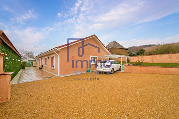 Maison à vendre - Le Pont-de-Beauvoisin - 6 pièces - 4 chambres