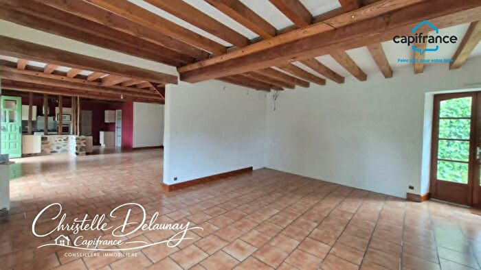 Maison 6 pièces à Saint-Jean-sur-Mayenne, à vendre