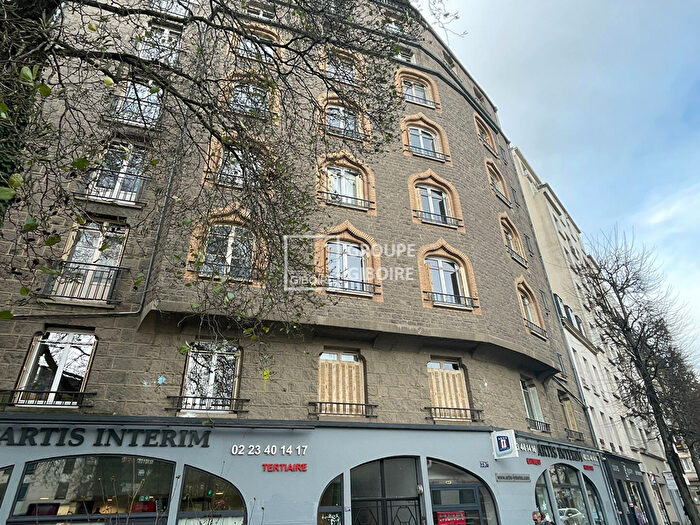 Appartement à vendre - Quartiers Centre, Colombier - 2 pièces - 1 chambre