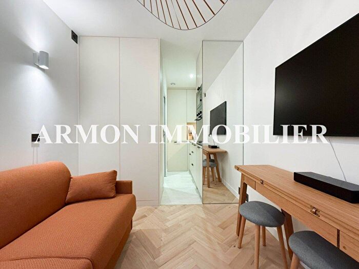 Appartement à louer - Cambronne-Garibaldi, Paris ème arrondissement - 1 pièce