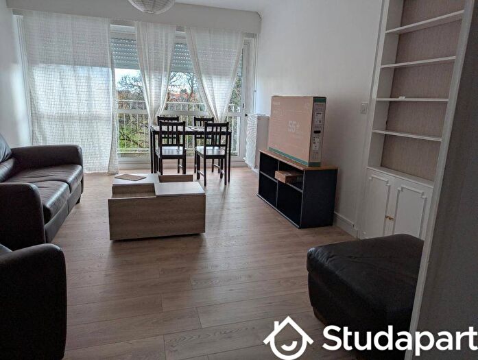 Appartement à louer - Bernardière-Bellevue-Harlière, Saint-Herblain - 1 pièce - 3 chambres