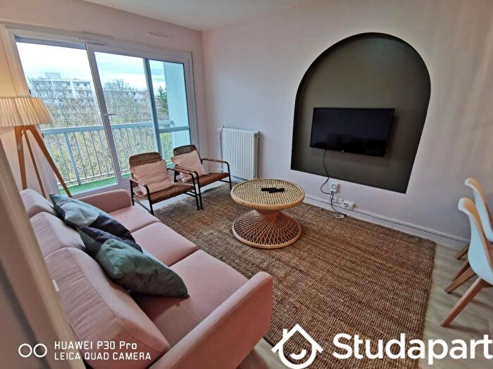 Appartement à louer - Justice-Heuruelles, Cergy - 1 pièce - 2 chambres